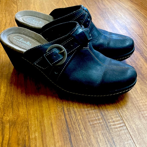 Clarks | Shoes | Clarks Bendables Womans Size 75 Black Leather Heeled ...